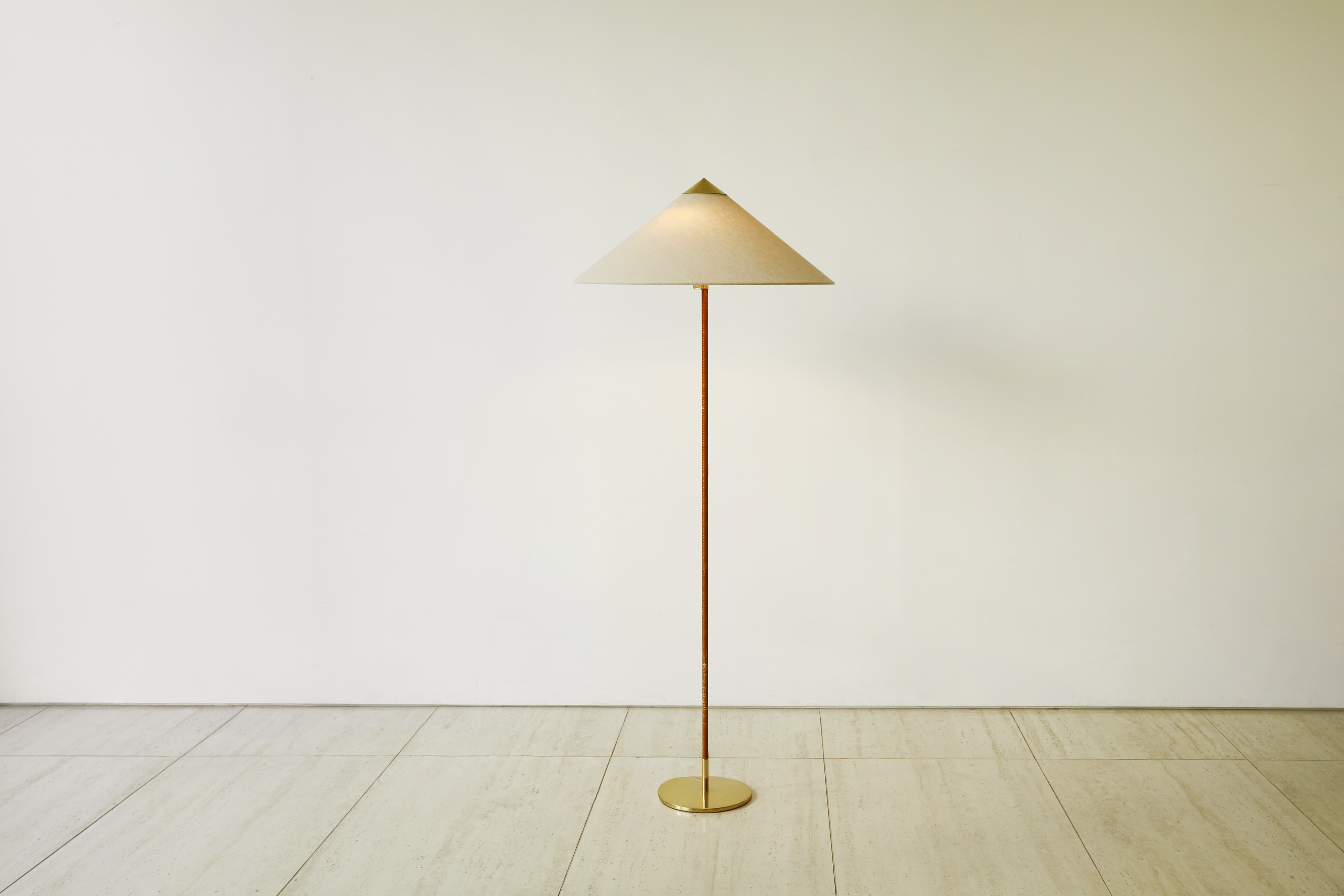 [GUBI] 9602 Floor Lamp | AndersonC