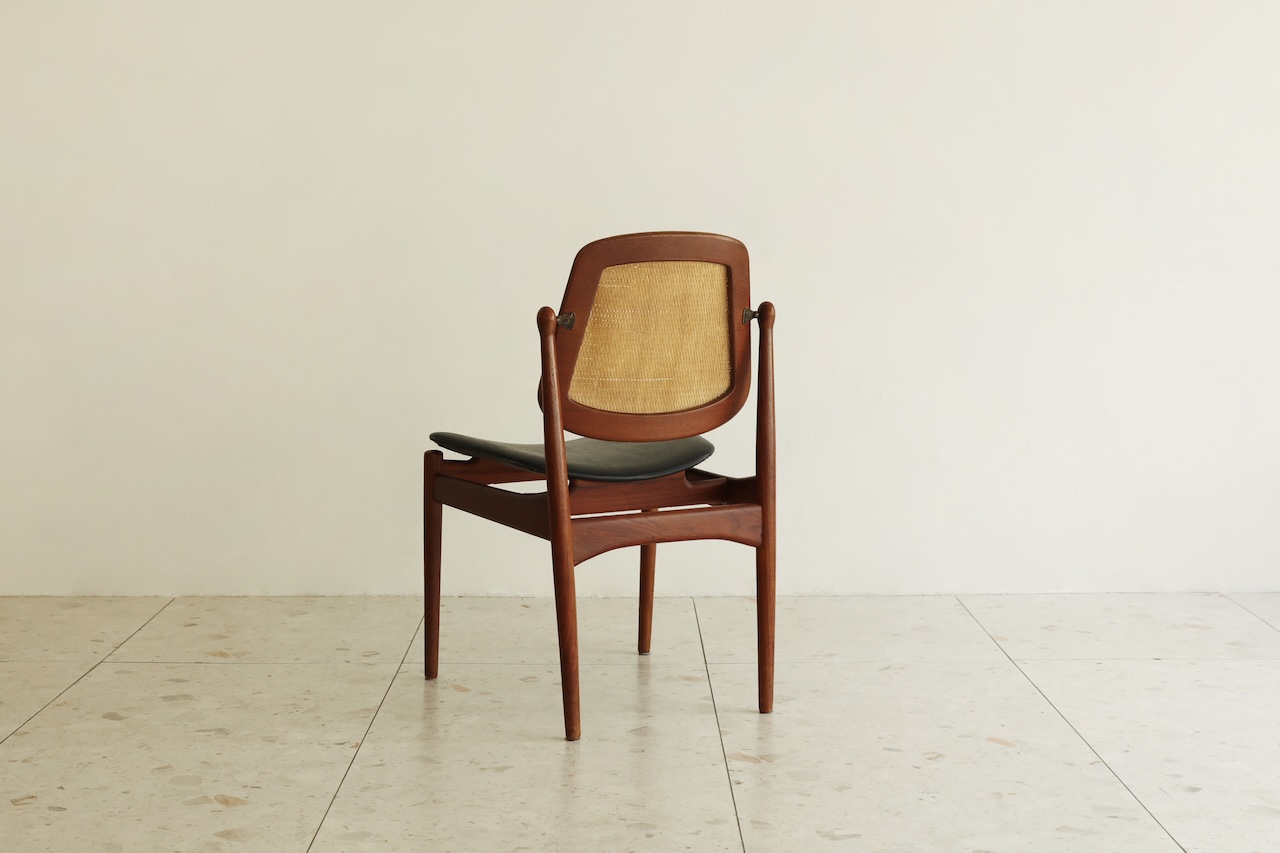 Tilting-Back Chair | AndersonC