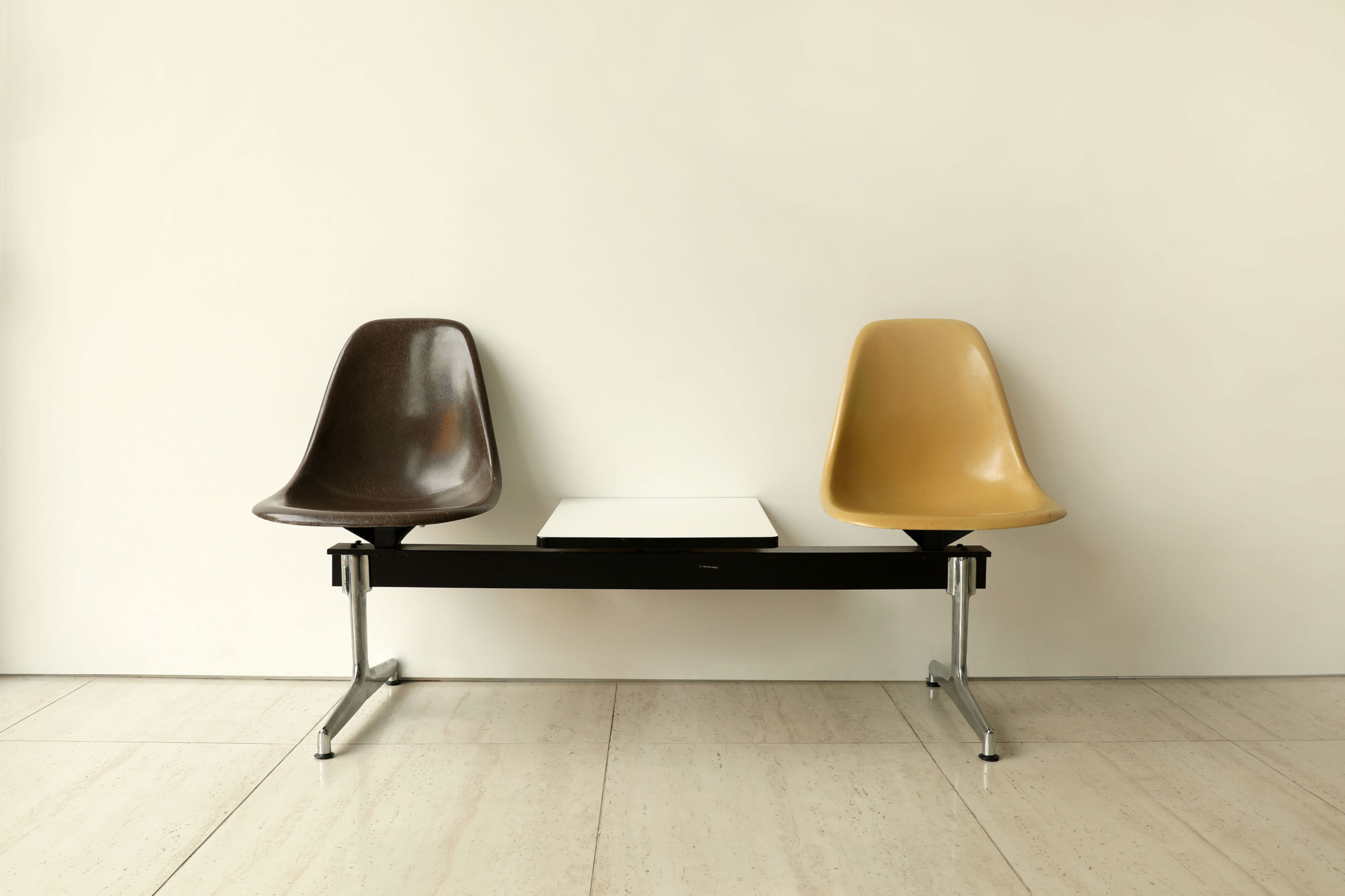 [Herman Miller] Tandem Bench with Side Table | AndersonC